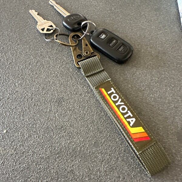 Vintage Green Heritage Stripes Toyota Keychain Lanyard, Antique Brass ...