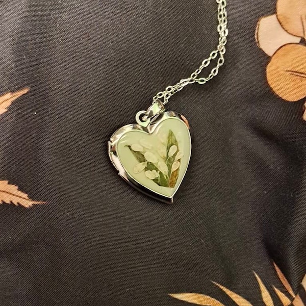 Handmade Pressed Flower Lily Heart Locket Necklace Floral Locket With ...