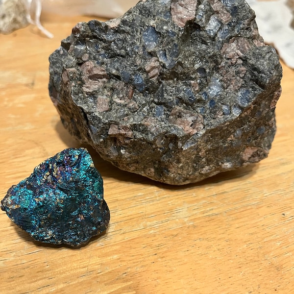 Red Calcite - 4 Lb 1 Oz (1850g) - Comes With a FREE Display Stand ...