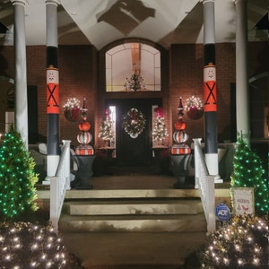 Huggits Royal Nutcracker Column Wrap - Etsy