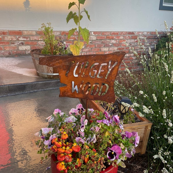 Tulgey Wood Yard Garden Stick Sign Alice in Wonderland - Free Shipping ...