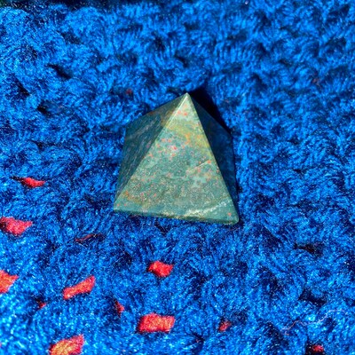 BLOODSTONE Natural Medium Gemstone Crystal Pyramid 27-30mm - Etsy