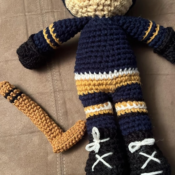 CROCHET PATTERN: Hockey Player Amigurumi Crochet Pattern - Etsy Canada