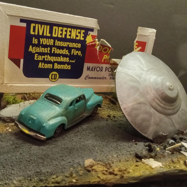 Flying Saucer UFO Model 3D Printed, Classic Disc Replica in Silver Grey ...