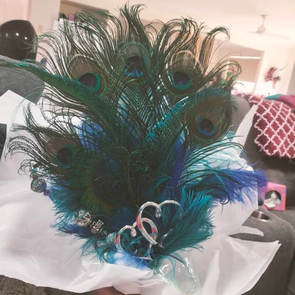 Peacock Feather Cake Topper, Coordinating Feathers in Choice of Color ...