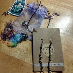 Maple Leaves Brooches With Chains, Antique Gold, Silver and Rose Gold ...