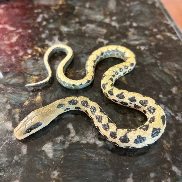 Piebald Snake Polymer Clay / Handmade / Desk Buddy - Etsy