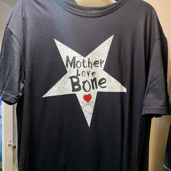 Mother Love Bone Seatlle Rock Band T-shirt | Glam Punk Tee | Grunge ...