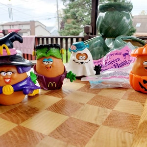 Vintage 1986 Mcdonald’s Happy Pail With Rake , Shovel, Sifter Lid ...