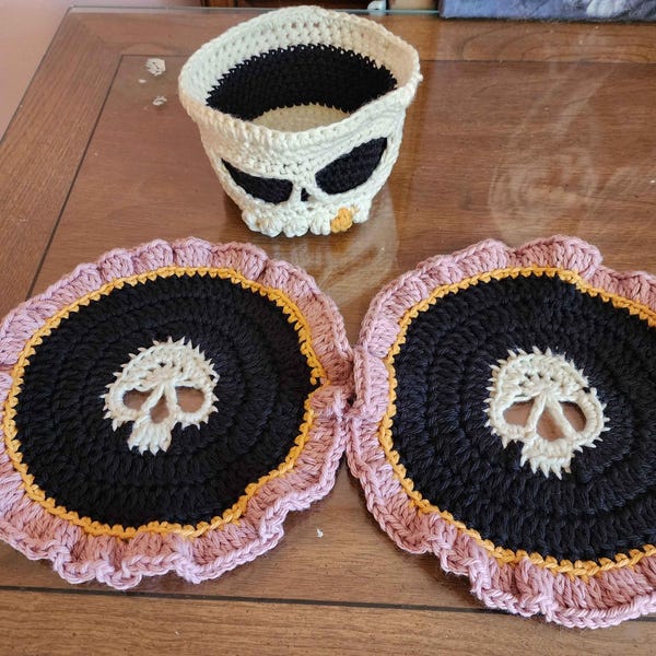 Brainy Skull Coaster Set Crochet Pattern: Halloween Decor, Crochet ...