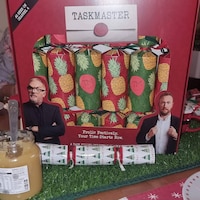 Official Taskmaster Christmas Crackers 2024 – Dinner Party Crackers ...