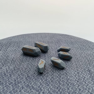 Stone D6 and D4 Dwarf Dice Set for Dungeons and Dragons - Etsy