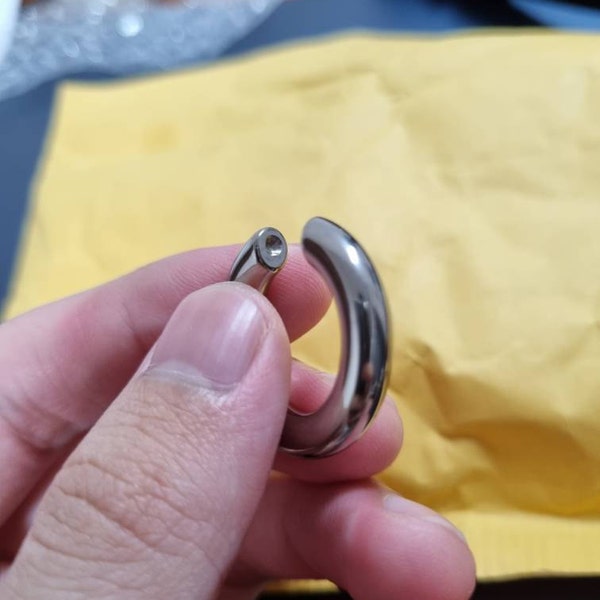 4G 5.0mm or 6g 4.0mm ASTM F136 Titanium Spring-loaded Captive Bead Ring ...