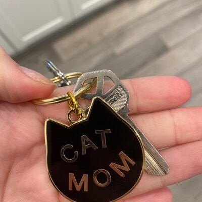 Cat Mom Enamel Keychain // Gold / Cat Lady / Black Cat / White - Etsy
