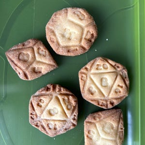 Dice Set of 6 RPG Medieval Fantasy Dnd D&D Dungeons and Dragons Cookie ...