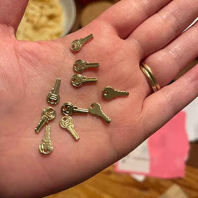 Mini Key Charms 13mm Dollhouse Miniatures Silver or Gold Tiny Key ...