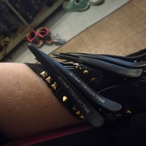 Magnetic Gauntlet // Shear Holster // Leather Bracer // Cosplay - Etsy