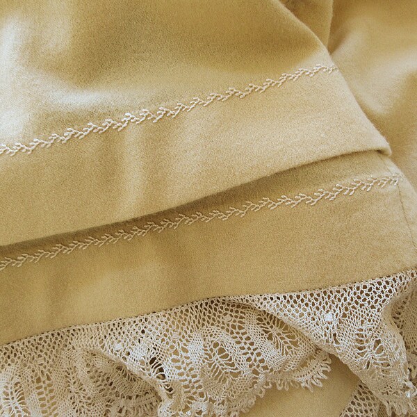 Clones Lace: the Story and Patterns of an Irish Crochet (3rd Edition ...