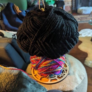 Honeybee Lemonwood Mini-minder pat. Pend.: Portable Wrist Yarn Holder ...
