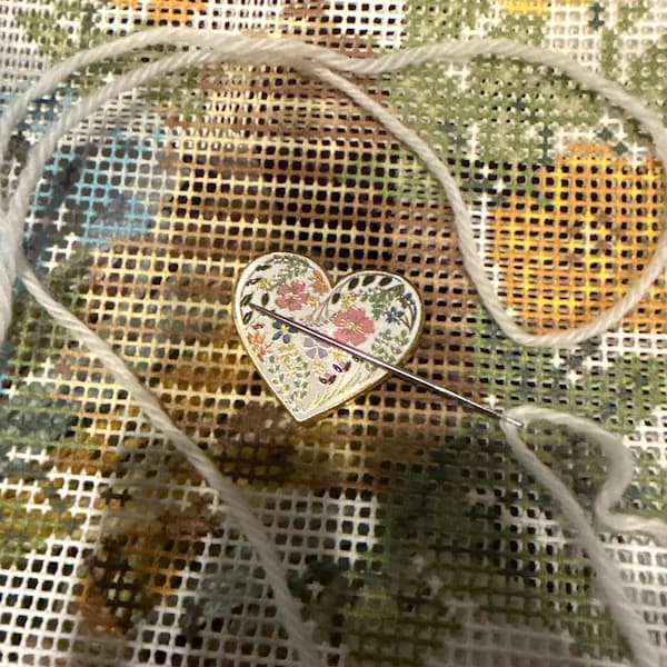 Needle Minder Floral Heart | Gold Enamel Magnetic Needle Minder - Etsy