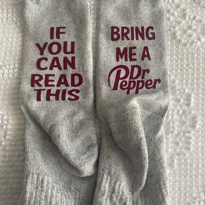 If You Can Read This Bring Me a Dr Pepper Socks / Gifts for Dad / Gifts ...
