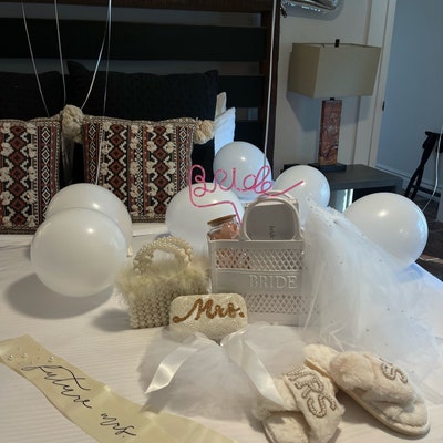 Engaged Ring Finger Sticker. Engaged AF. Vinyl Sticker. Gift for Bride ...