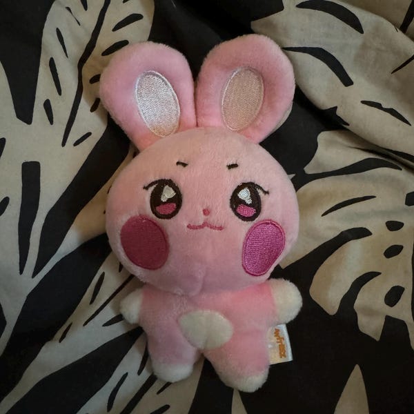 Yuqi Freak Red Rabbit Keychain Gidle - Etsy