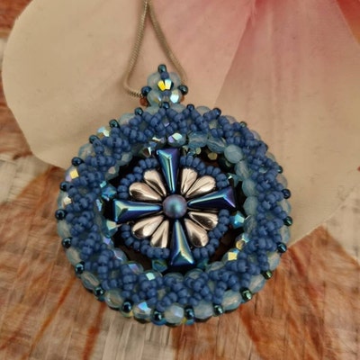 Beaded Jewelry Tutorial, Celtic Cross Reversible Pendant Tutorial, Jewelry Pattern, Necklace ...