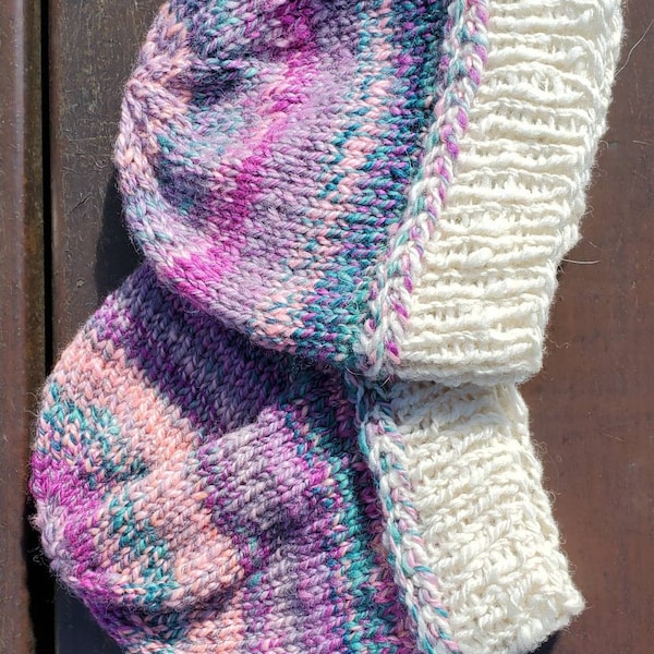 Teeny Tiny Winter Hats KNITTING PATTERN / Decorative Mini Hat Pattern ...