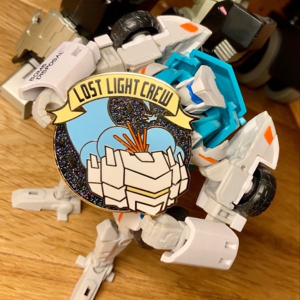 Lost Light Crew Badge 2.0 | MTMTE Memoriam Enamel Pins | Transformers ...