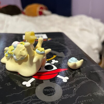 Blue Daisy Worry Slugs - Etsy