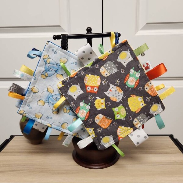 Hyakdesigns Crinkle Paper Baby Sensory Toy With Strap| Swiss Cross ...