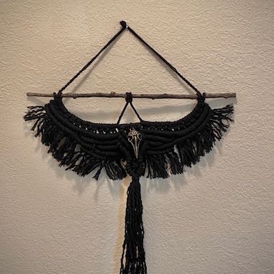 Crow Macrame Wall Hanging the Morrigu Crow - Etsy
