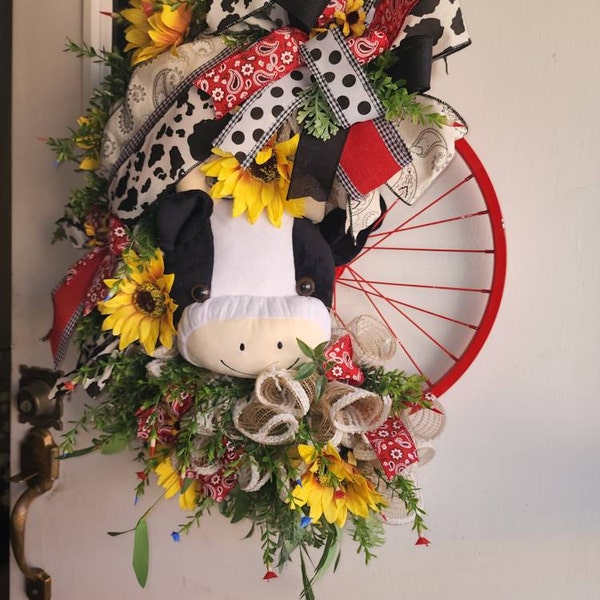 Cardinal Centerpiece for Table, Traditional Christmas Arrangement ...