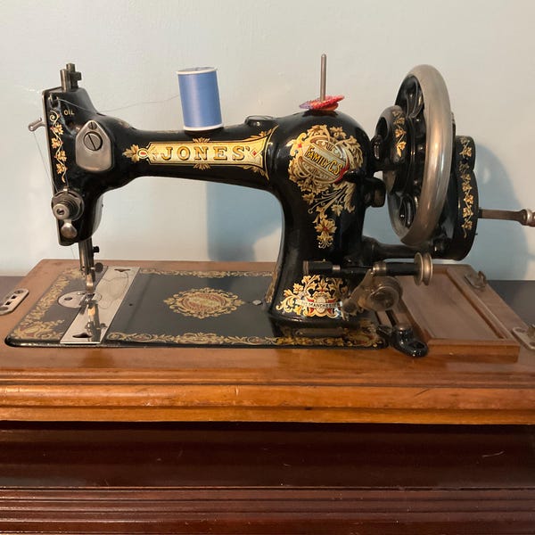 SINGER Black Tin With Accessories Attachments Case Box Godzilla Tin ...