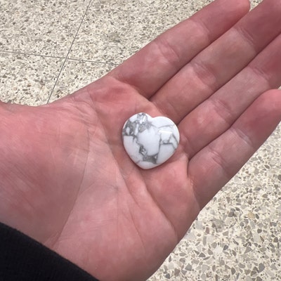 Howlite Heart Crystal Heart Gemstone - Etsy