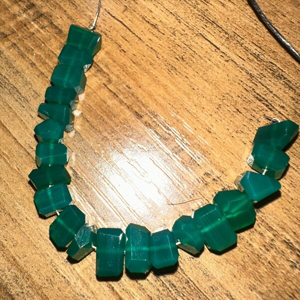 7.5" Strand Green EMERALD Heishi Cubes Gemstone Beads 4.5-5.3mm ...