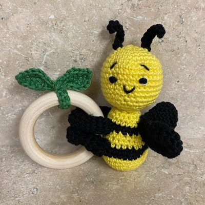 CROCHET PATTERN Bee Rattle, Crochet Baby Rattle Bumblebee, Crochet Toy ...