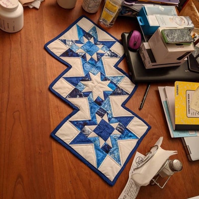 Table Runner Patterns PDF Star Quilting Patterns Scrappy Table Runner ...