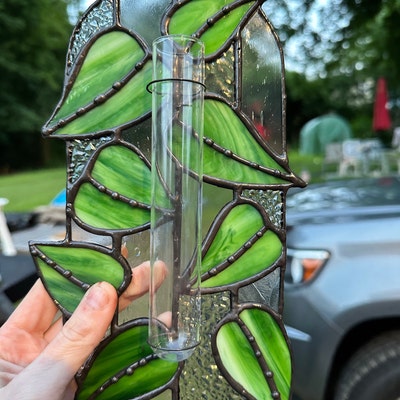 Wavy Flower Stained Glass Pattern Stained Glass Patterns Stained Glass ...