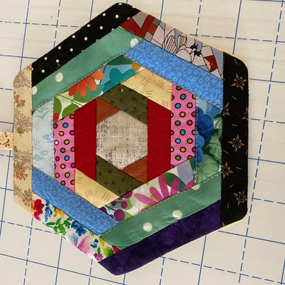 ITH Quilt Block HEXAGON Paper Piece 4x4 5x7 and 8x8 Mug Rug Log Cabin ...