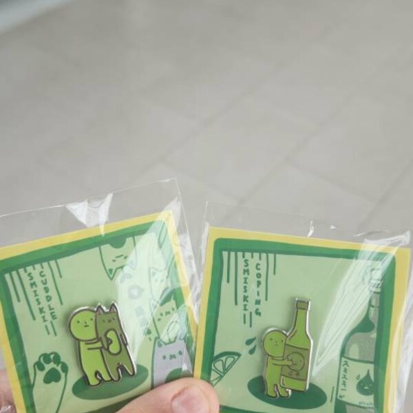 PREORDER: Little Green Man Enamel Pin - GLOWS - Etsy