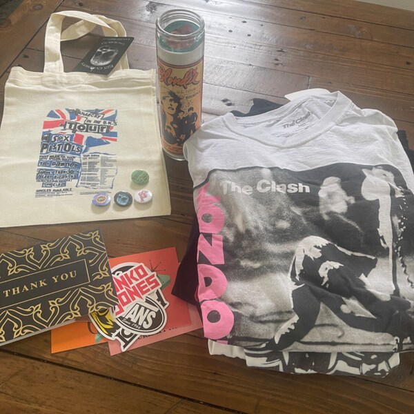 Rocker Chick, Punk Rock Girl, Girl Band, Vintage Band Tshirt Box, Girl ...