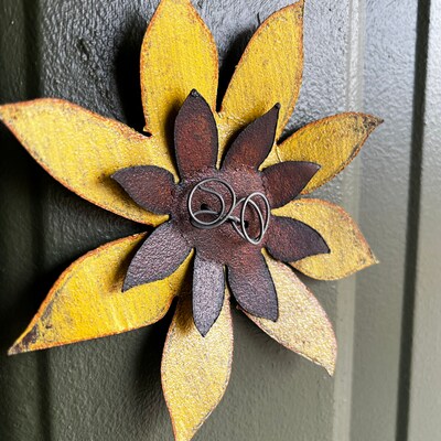 Tin Sunflower Magnets / Handmade Magnets / Rustic Tin Sunflower - Etsy