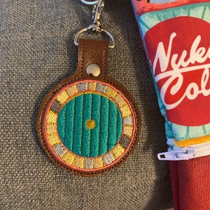 Middle Earth Key Fob // Keychain // Bag Tag // Tolkien Leaf - Etsy