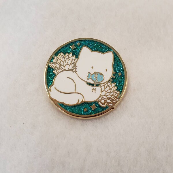 Queen Heart Cute Hard Enamel Lapel Pin - Etsy