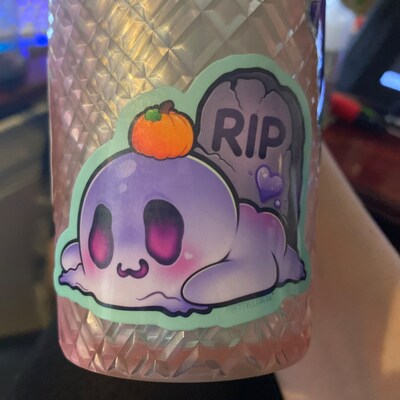 Birthday Cake ANIMATED Emote for Twitch and Discord Animated Space ...