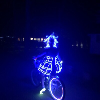 Burning Man Shoulder Pieces With LED Lights Rave Outfits LED Shoulder ...