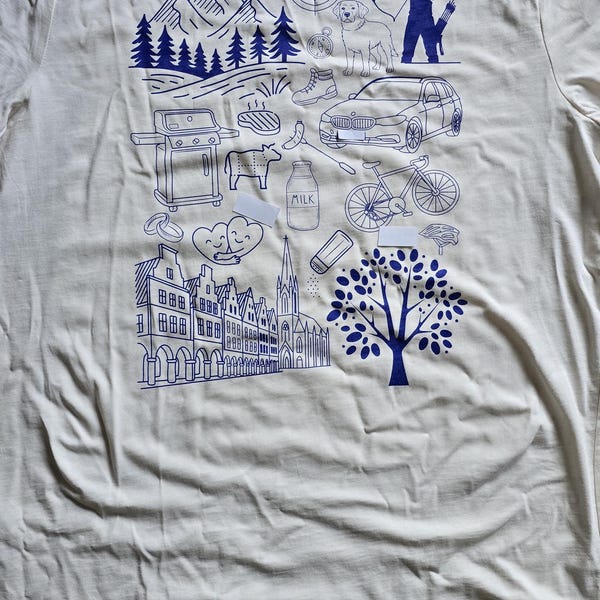 This Is Me Doodle T-Shirt | Personalisiertes Bio-Shirt mit Symbolen ...