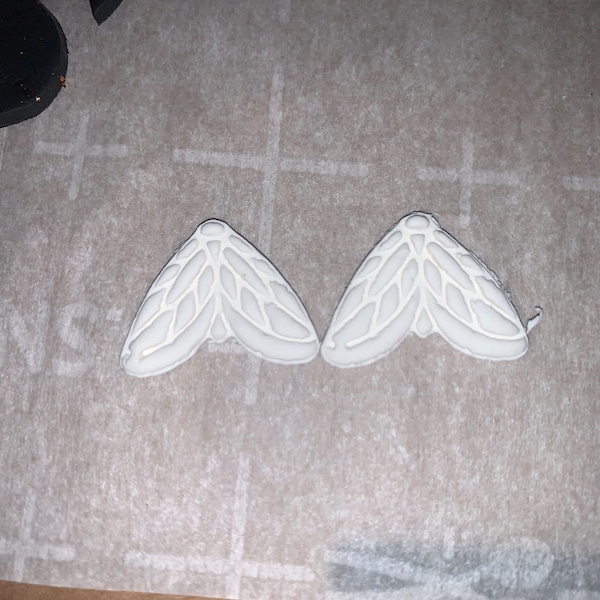 BUGS - Luna Moth - Detailed Moth - Moth Outline - Moth Left and Right ...